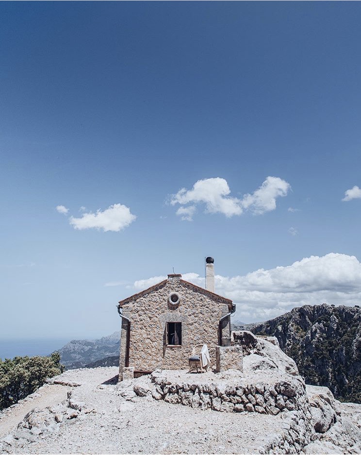 A No-Nonsense Island to Love. – ☆evalunes